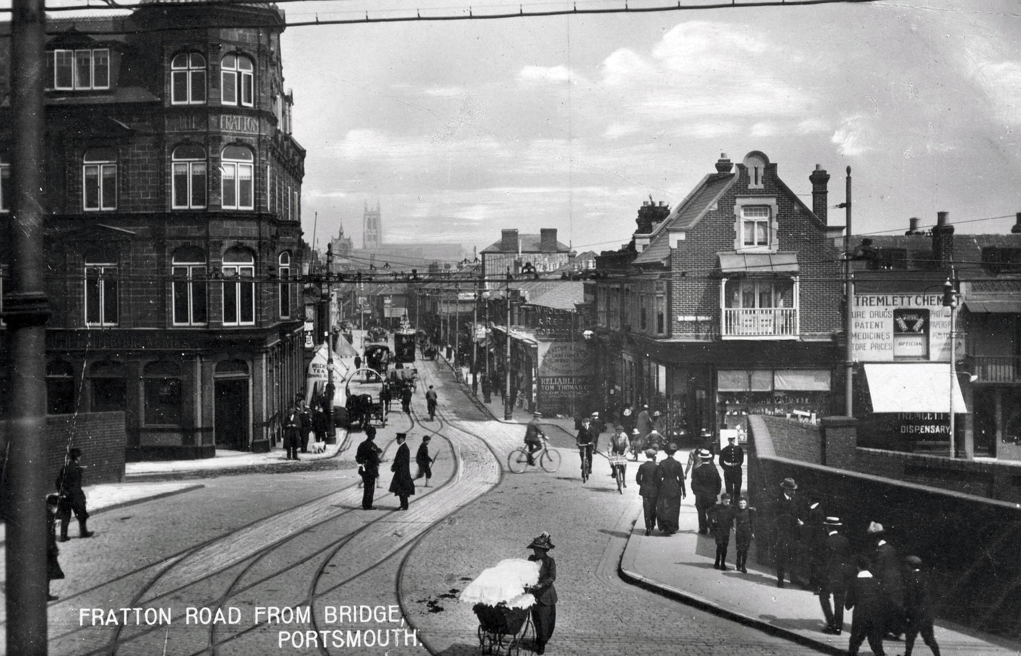 26 classic photos showing Fratton Road in Portsmouth over the years