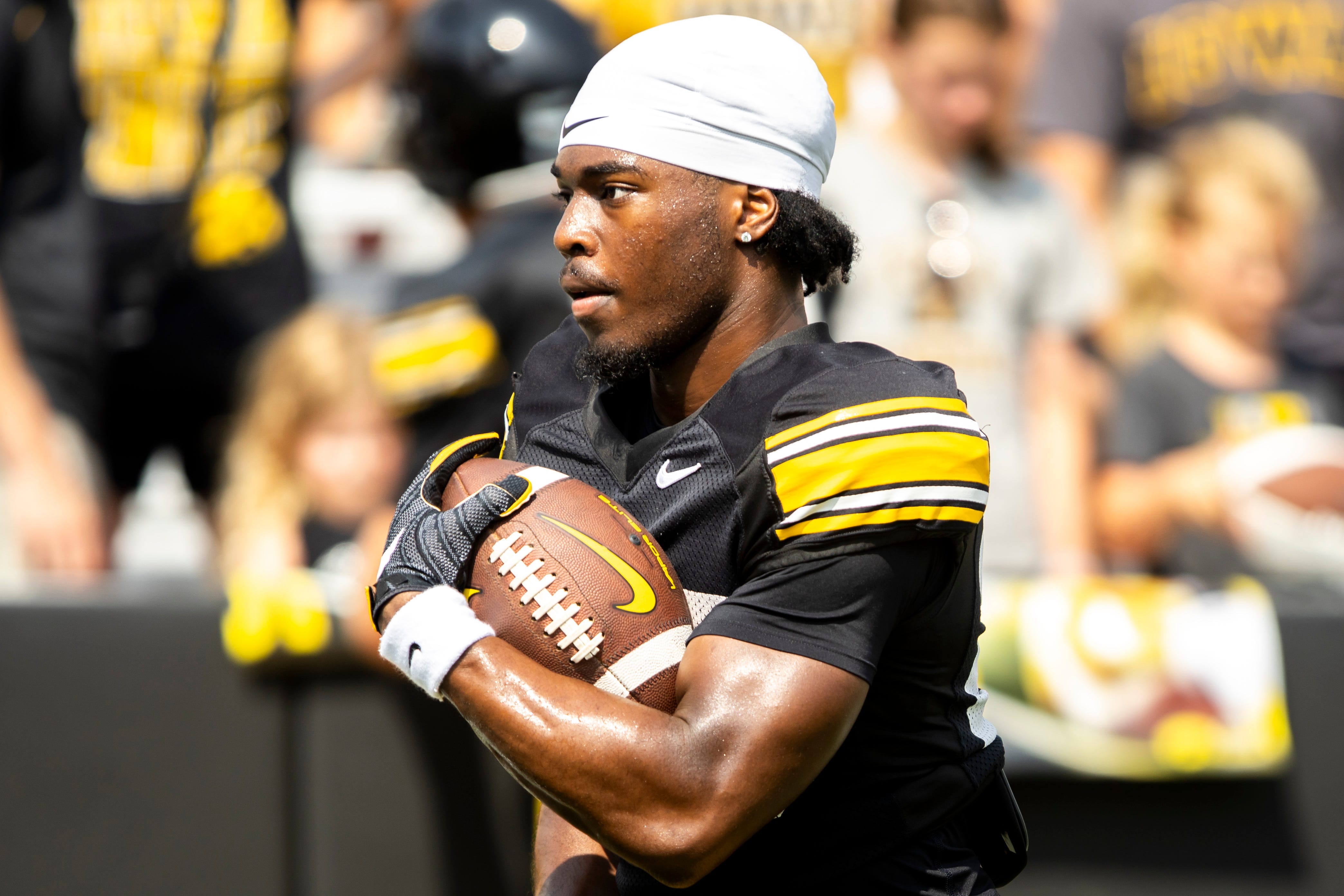 Iowa football frosh RB pushing for playing time in 2025 season
