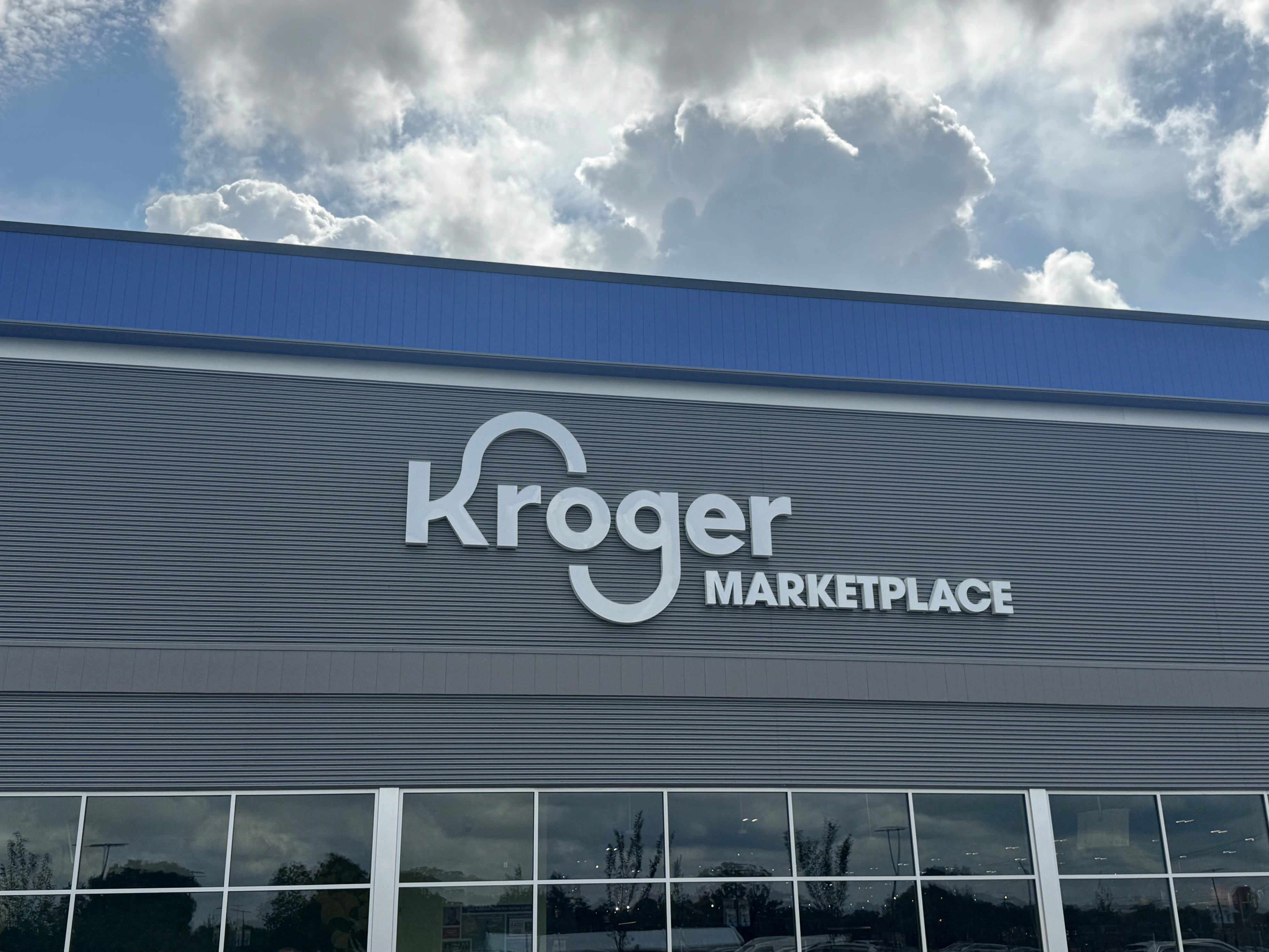 New Kroger Marketplace opening up in Lexington Thursday morning
