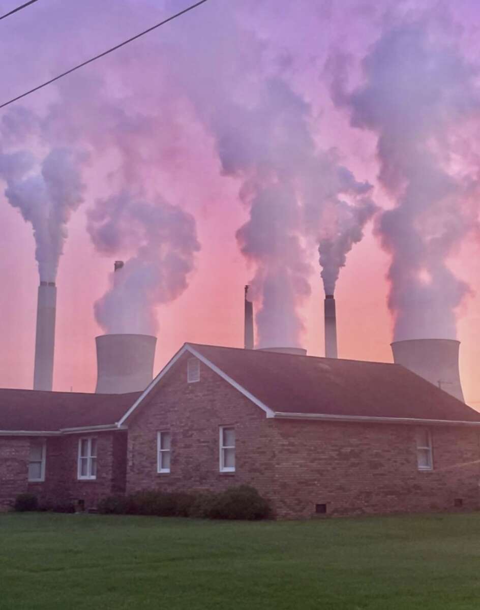 20 Photos of Weirdly Unsettling Liminal Spaces