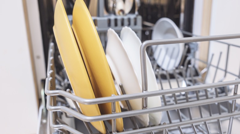 11 Essential Tips For Loading Your Dishwasher