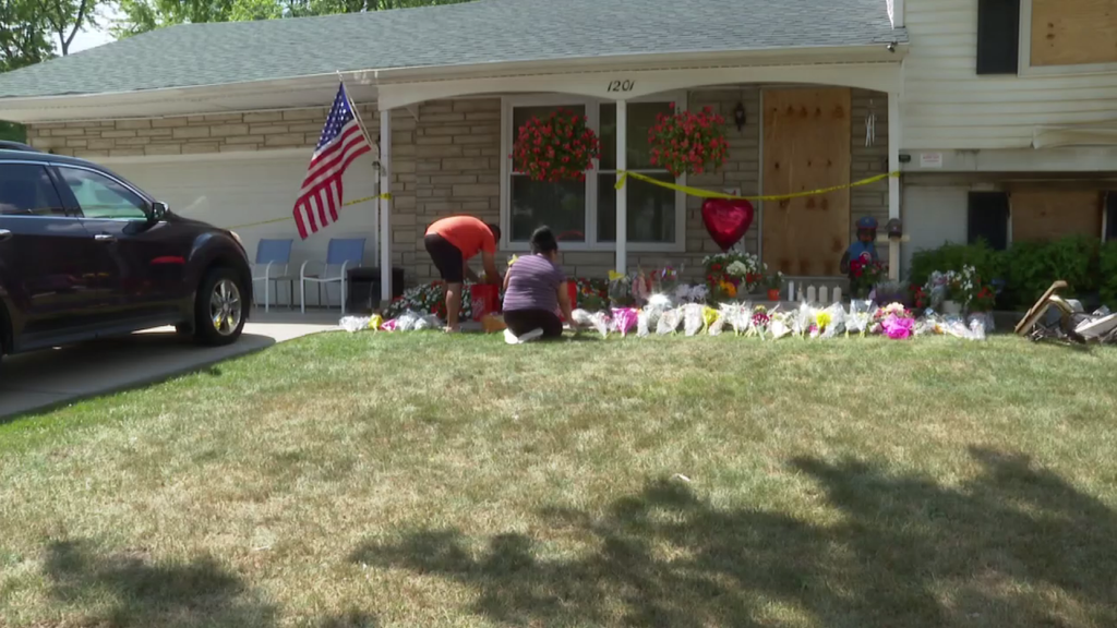 Memorial grows for Streamwood, Illinois father and adult son who died ...