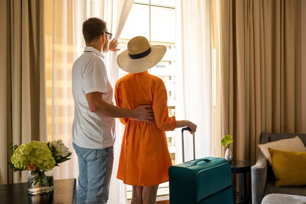 15 Hotel Booking Red Flags To Avoid