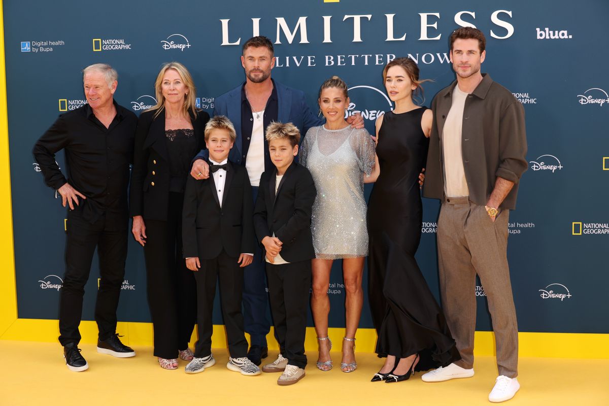 Chris Hemsworth opens up about his dad's Alzheimer’s diagnosis: 'Hang ...