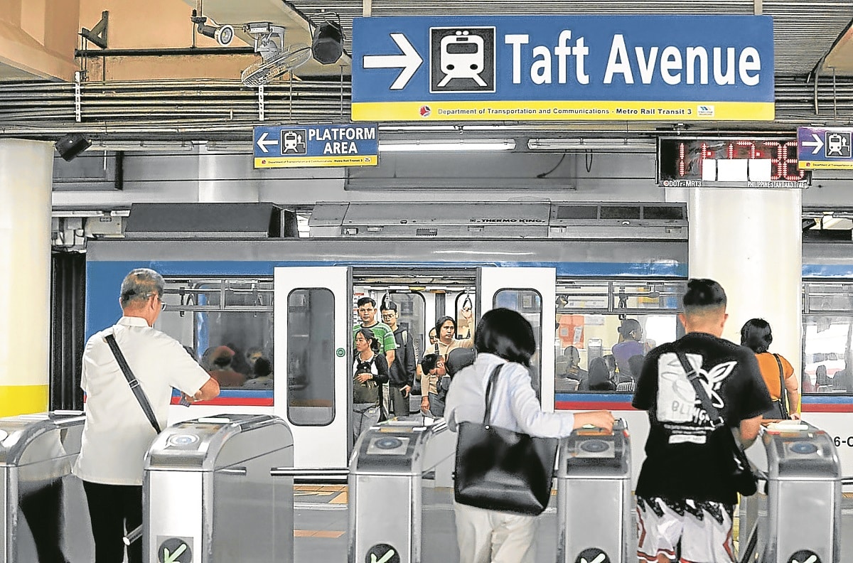 Special MRT, LRT fare cards for students, seniors, PWDs available ...
