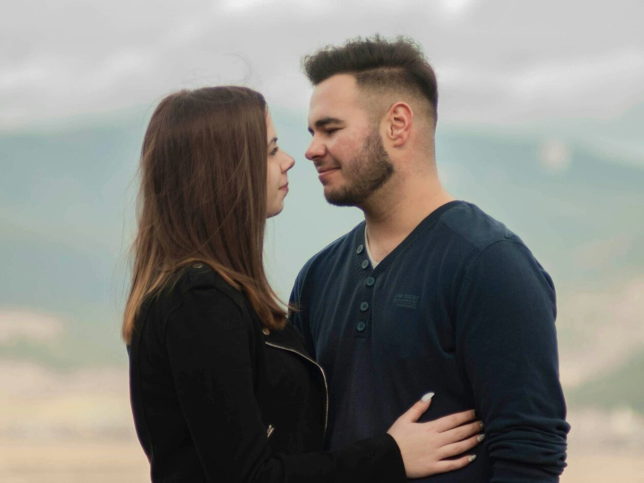 15 Things "Nice Guys" Say That Turn Women Off