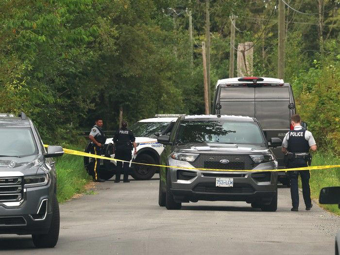 One man dead, homicide detectives called out to gas station in Maple Ridge