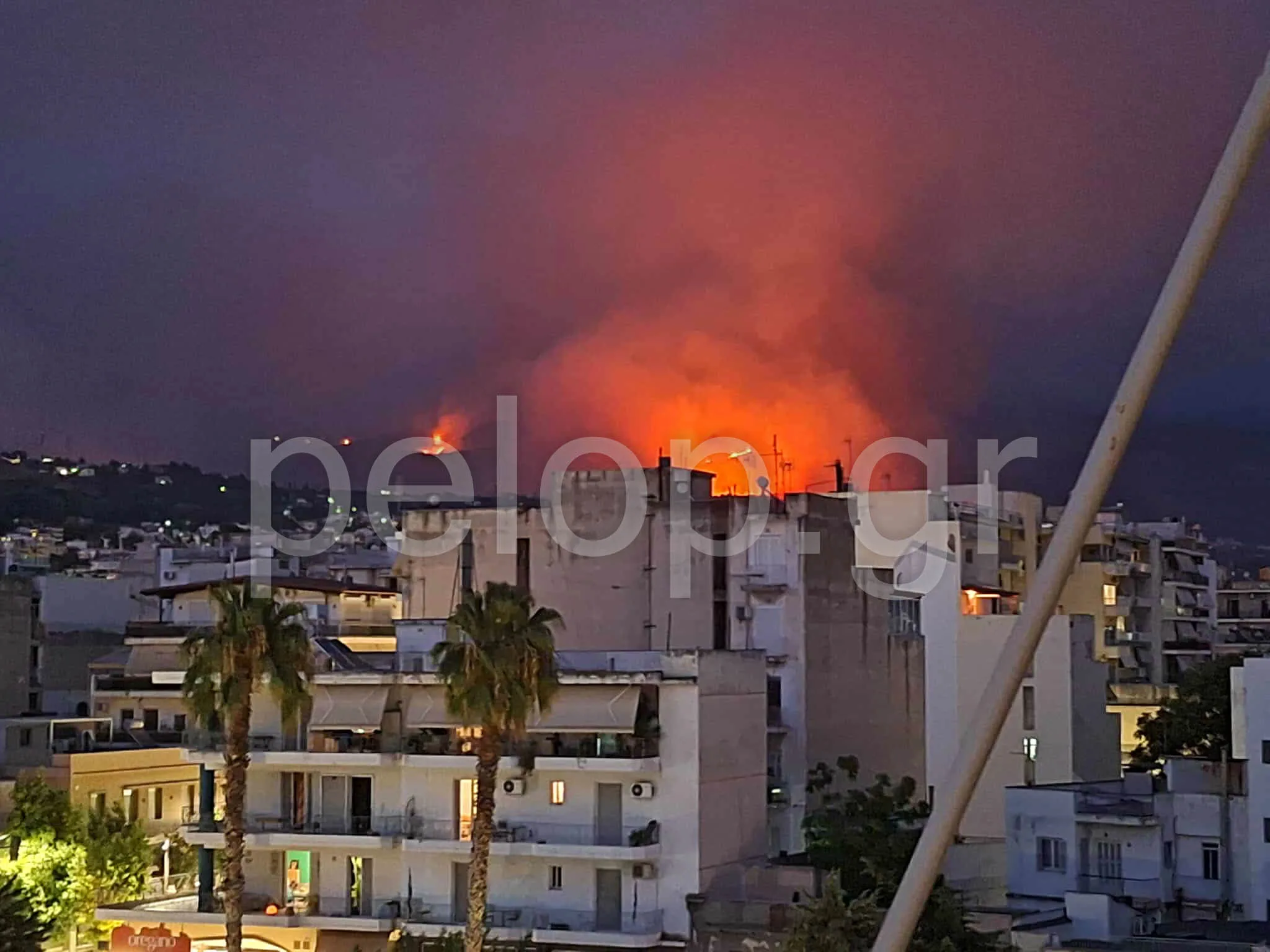Νύχτα αγωνίας για την Πάτρα: Συνεχίζεται η μάχη με τις αναζωπυρώσεις ...