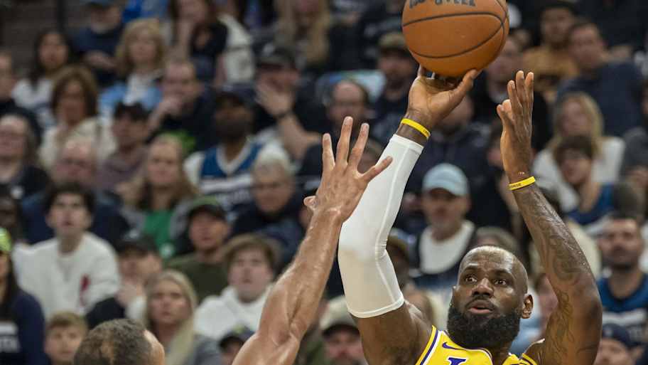 Ex-Clippers Guard Makes Controversial LeBron James Statement