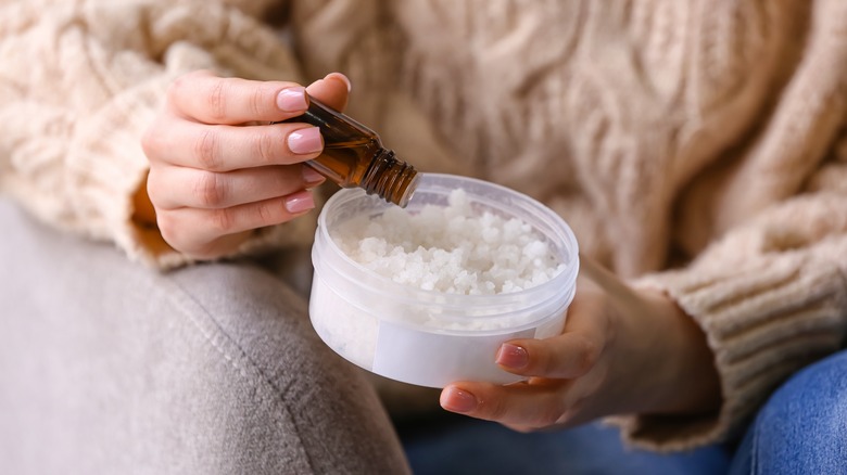 Throw Epsom Salt In Your Washer For Beautiful Smelling Clothes