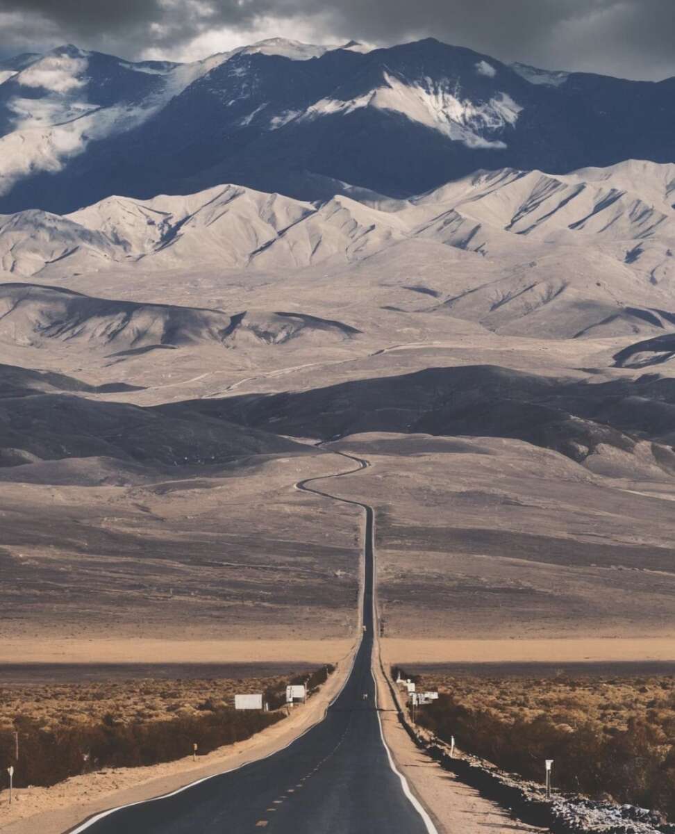 20 Photos of Weirdly Unsettling Liminal Spaces