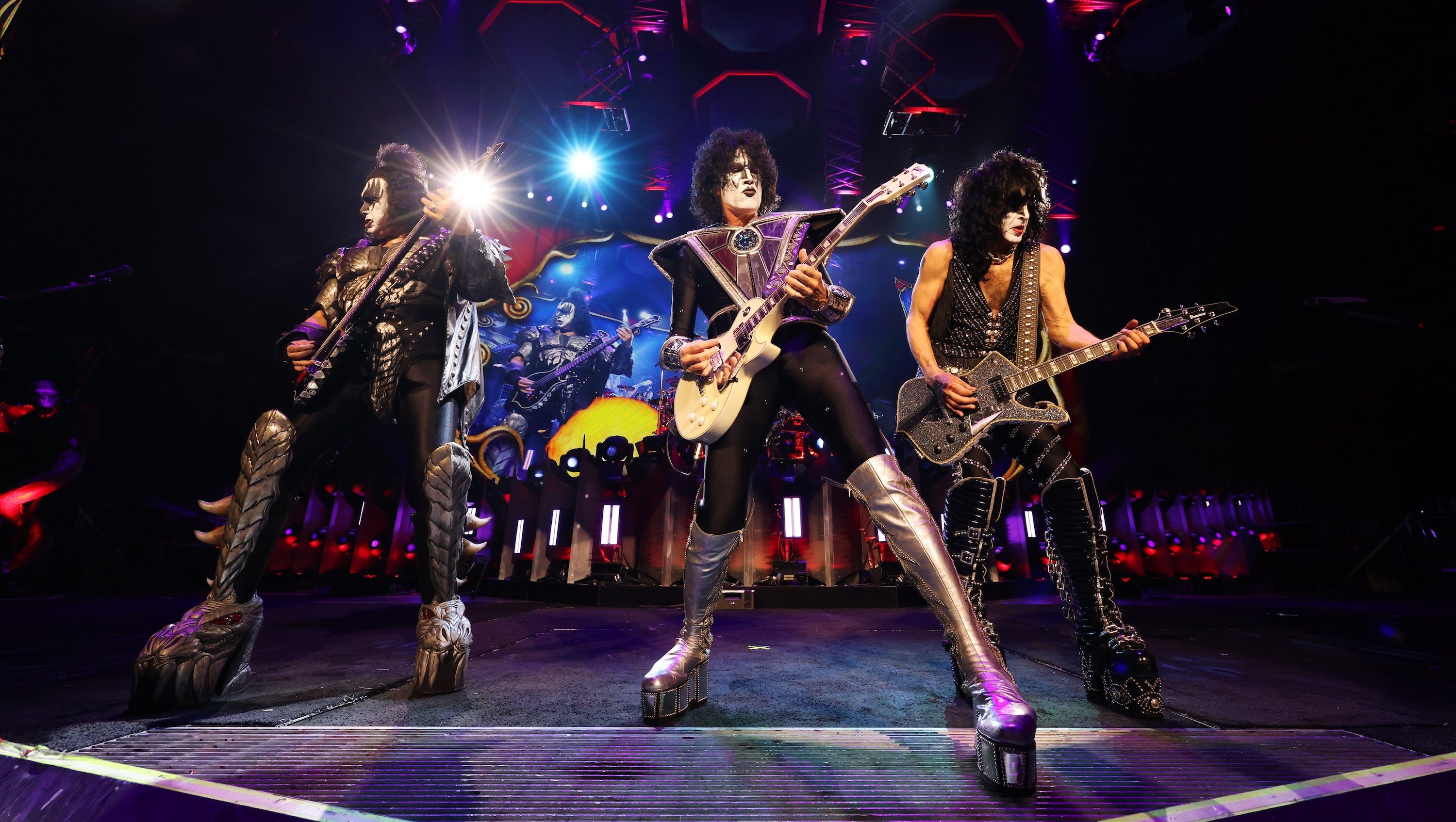 KISS: Photos of the Legendary Rock Band With Paul Stanley, Gene Simmons ...