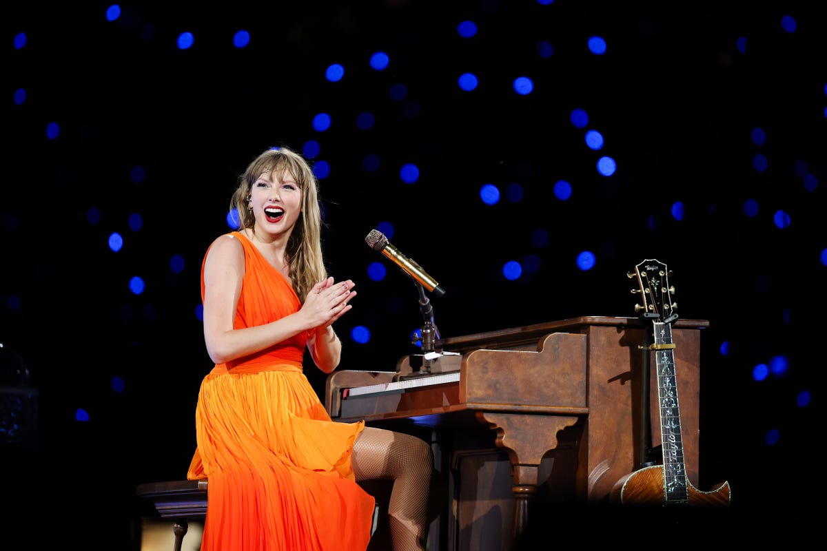 Taylor Swift Explains Why She Chose Orange for Her 'The Life of a ...