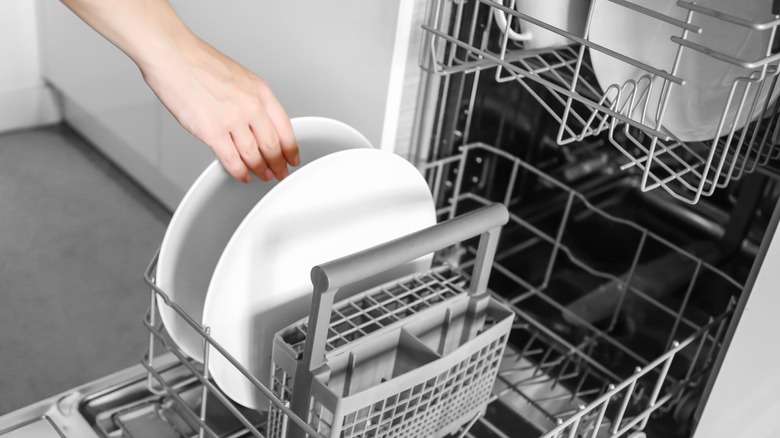 11 Essential Tips For Loading Your Dishwasher