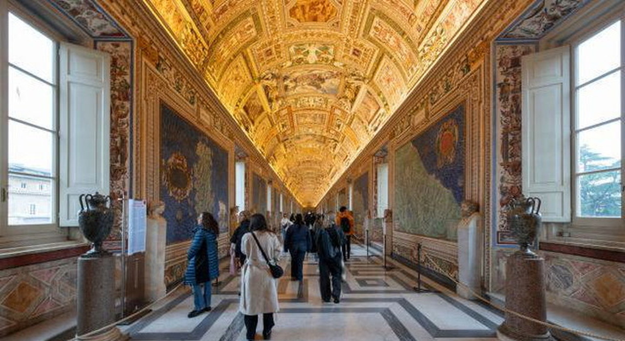 Il corridoio nascosto dei Musei Vaticani che ti porta in tutta Italia ...