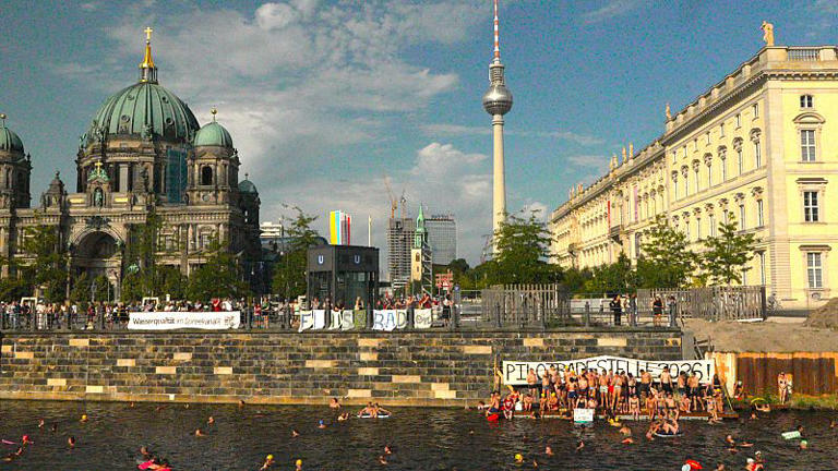 Hurricane Erin disrupts ferry travel to and from Martha's Vineyard due ...