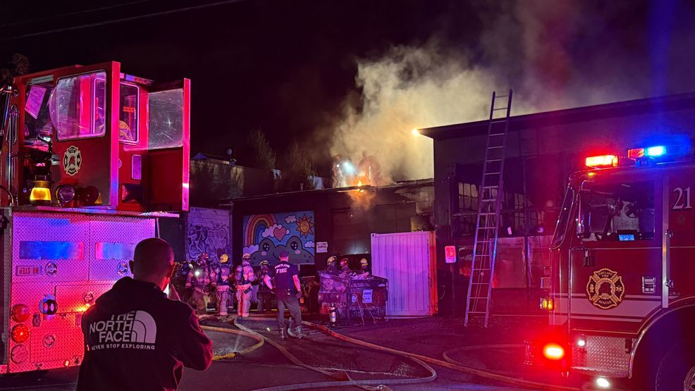 Firefighters respond to warehouse fire in Southeast Portland