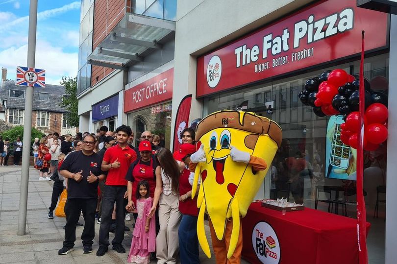 The Fat Pizza with a 'secret dough recipe' opens in Brentwood shopping ...