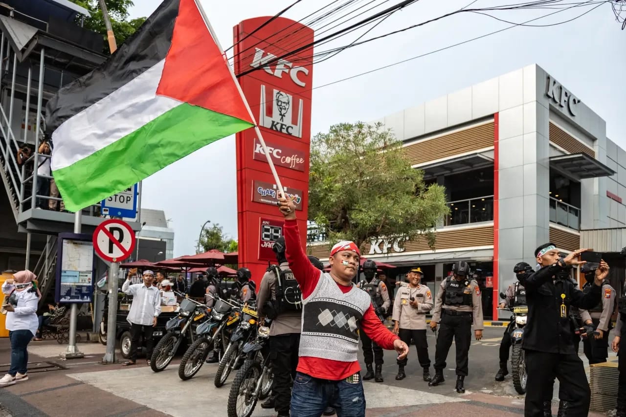Starbucks, Pizza Hut, KFC Still In Boycott Crosshairs In Indonesia ...
