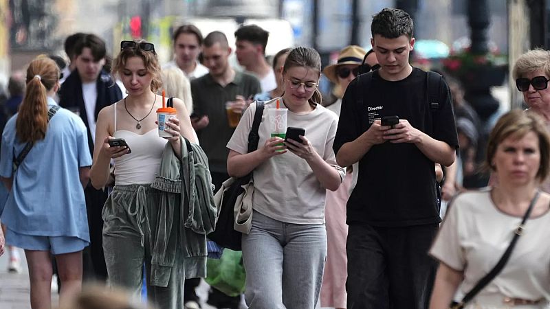 Russia blocks calls via WhatsApp and Telegram as it tightens control ...