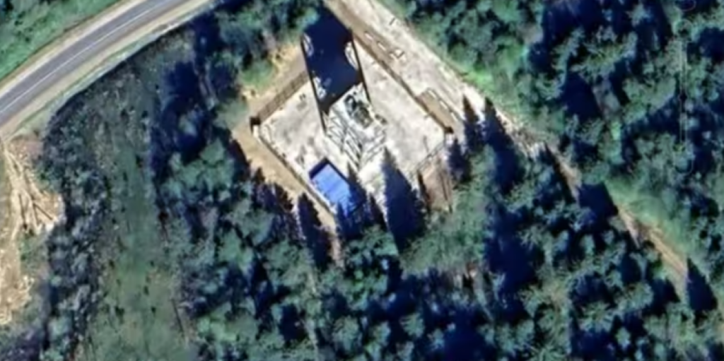 Missiles in the Trees: Putin Turns Family Palace Into Wartime Fortress