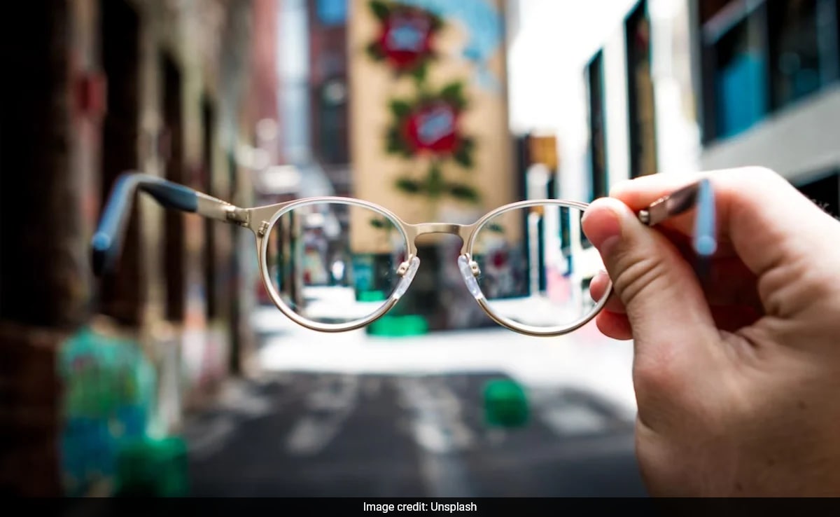 Blind Canadian Woman, 75, Regains Vision After Bizarre 'Tooth-In-Eye ...