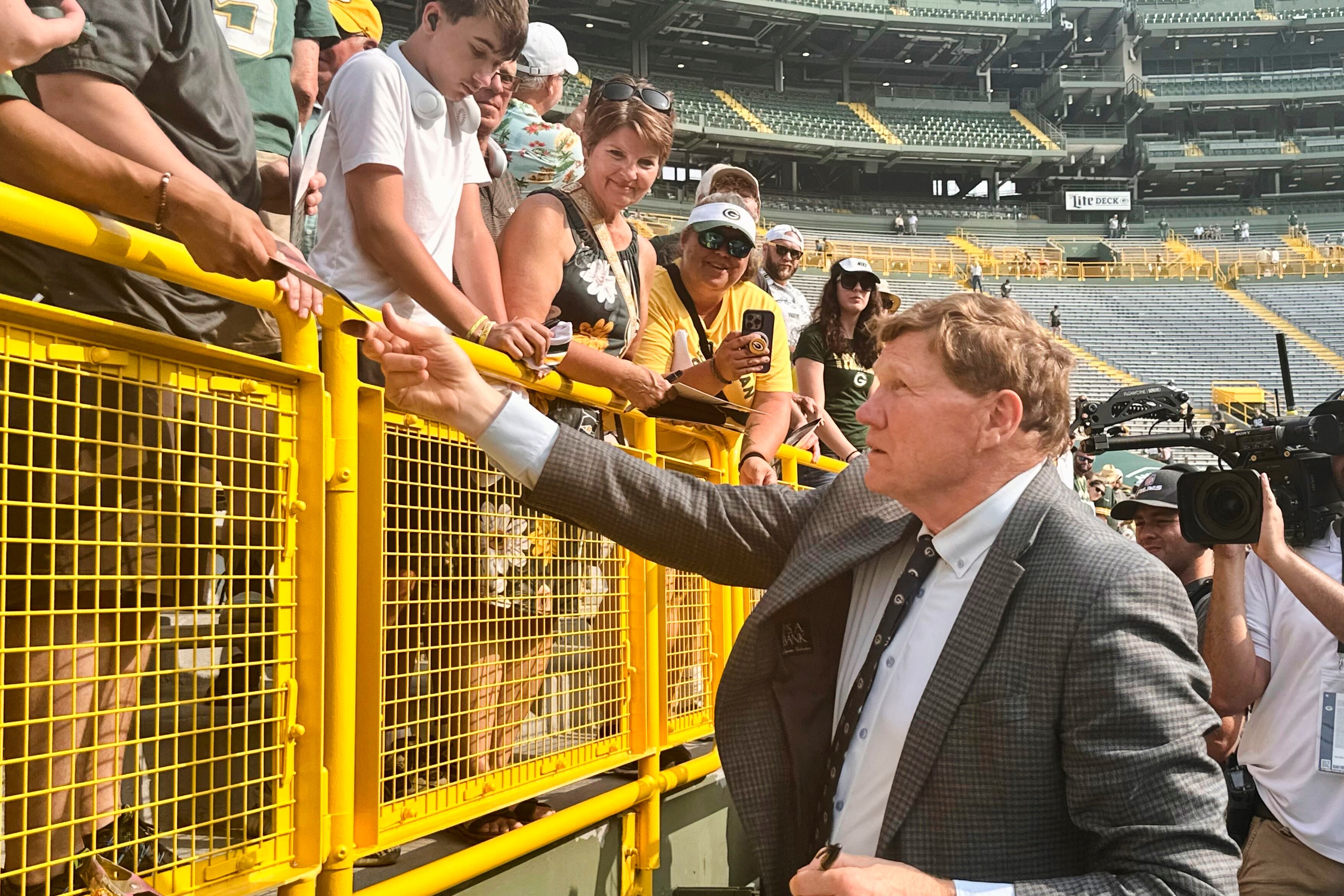 Former Packers president & CEO Mark Murphy joins UWGB in brand new role