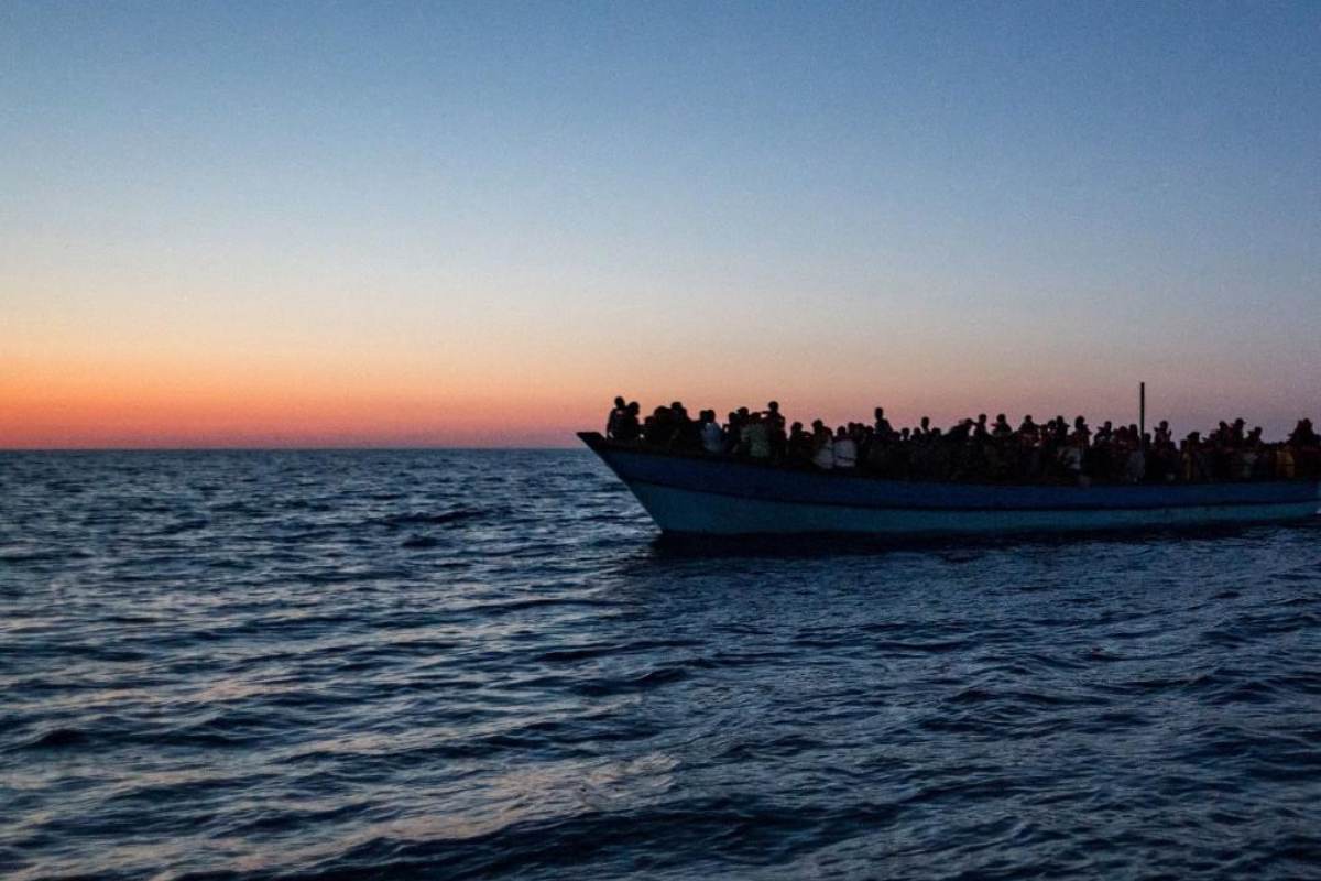 La strage di Lampedusa, lo strazio dei parenti che riconoscono in foto ...