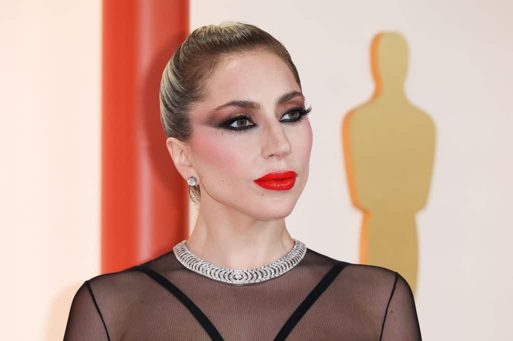 15 Famous Short Celebrities Who Proved Height Doesn’t Matter