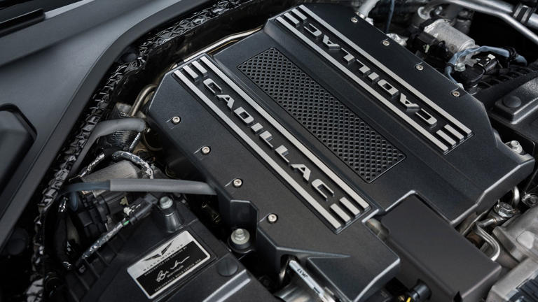 10 Cars with a V8 Engine for Only One Generation