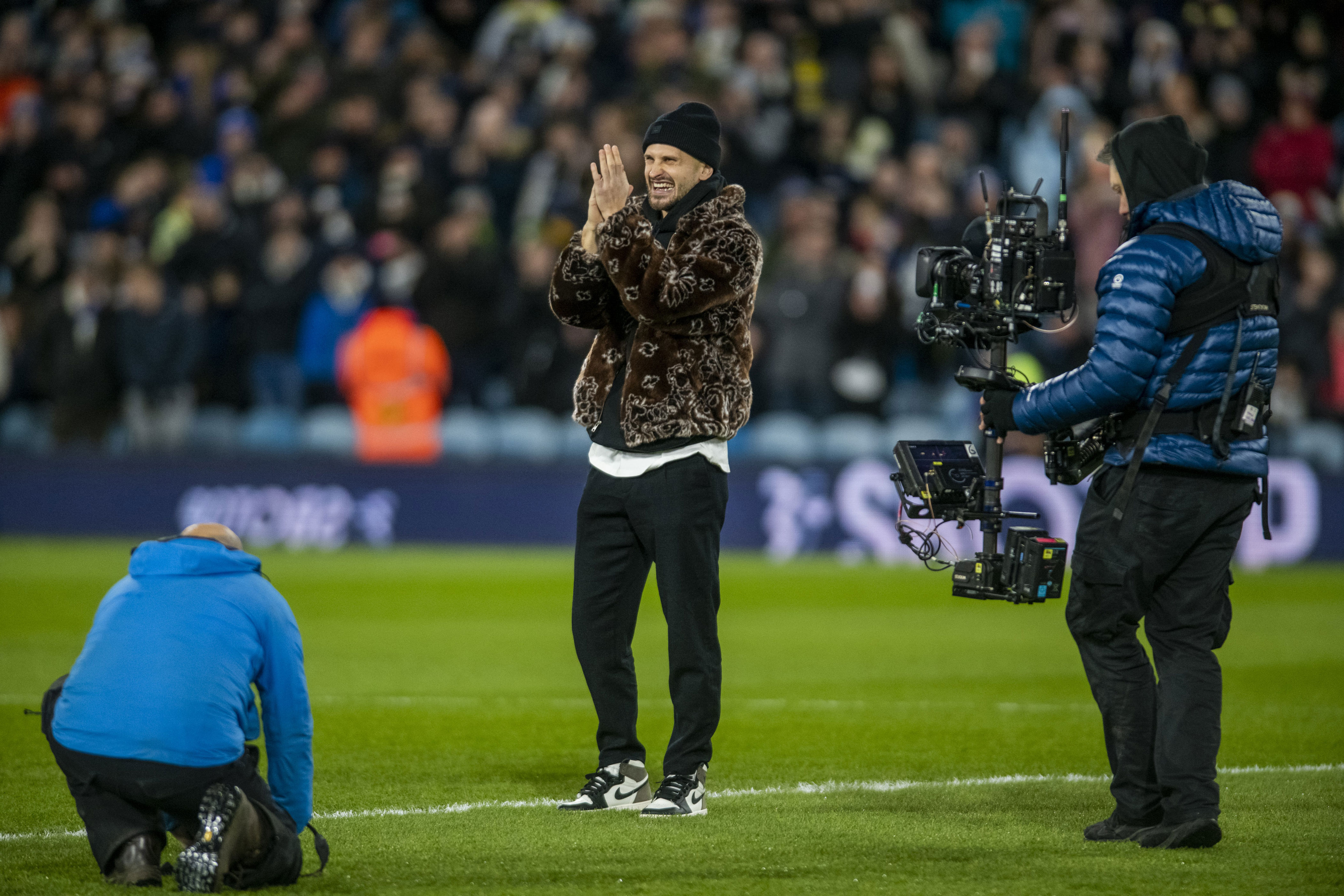 Leeds United cult hero Mateusz Klich completes emotional homecoming ...