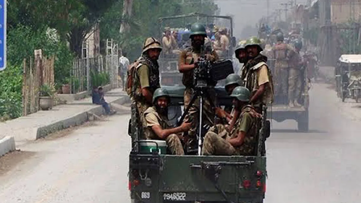 2 terrorists killed in attack on police headquarters in Pakistan