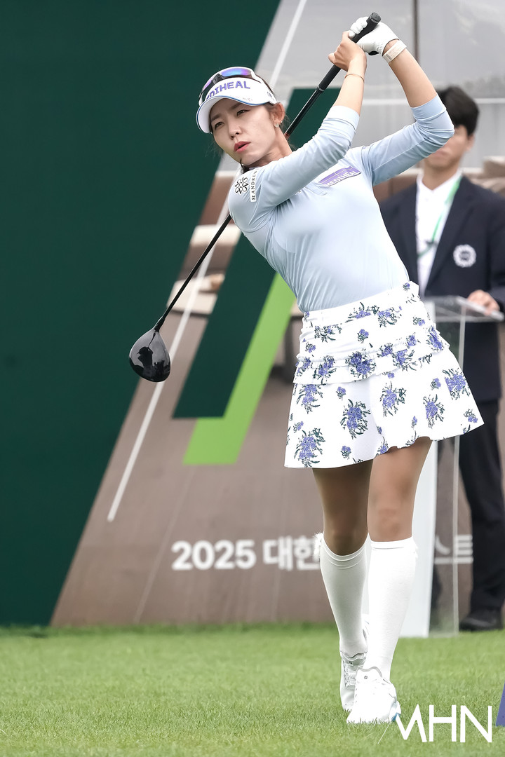 [mhn포토] 배소현, 타구는 좌측