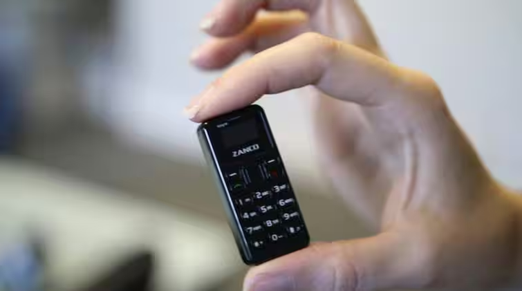 Which are the 5 smallest mobile phones in the world? You can keep them ...