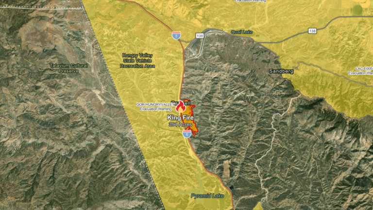 King Fire burns nearly 500 acres in northern Los Angeles County