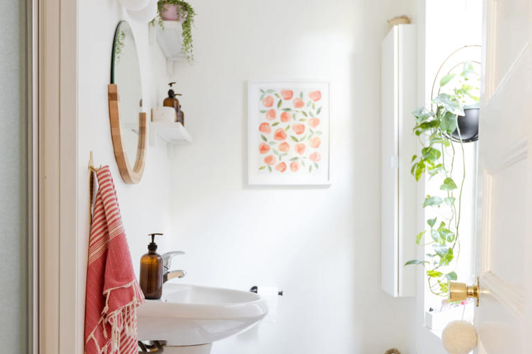 I had no towel storage in my tiny bathroom until I found this brilliant ...