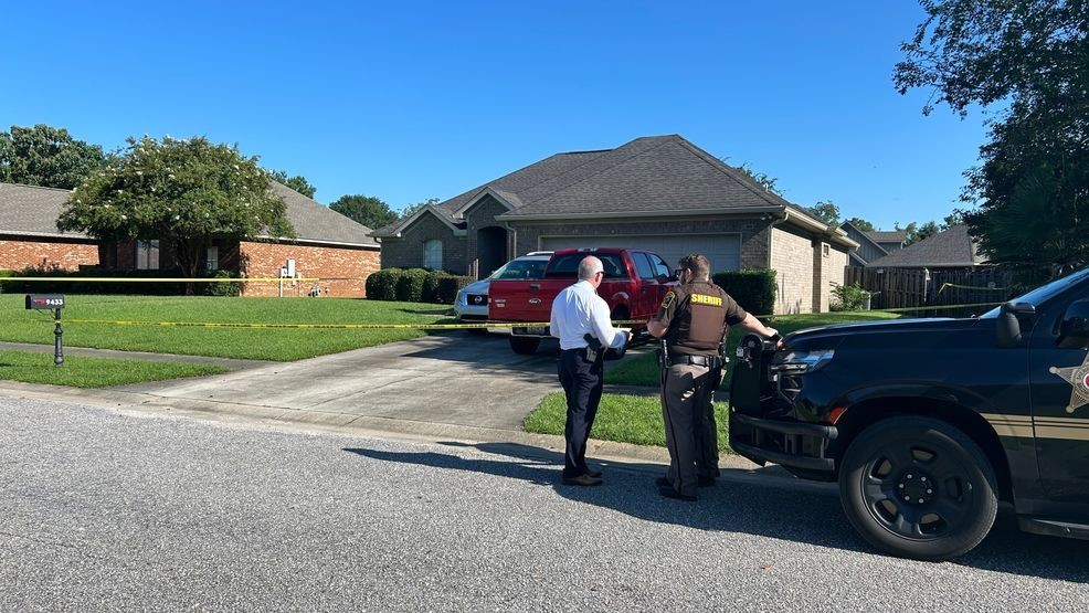 Deputies: Father kills wife, two children in murder-suicide at Daphne home