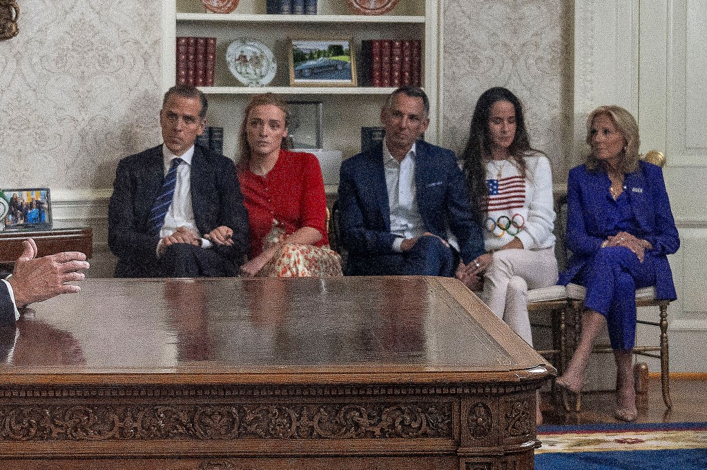 Ashley Biden shared a photo of husband Howard Krein hand in hand with ...