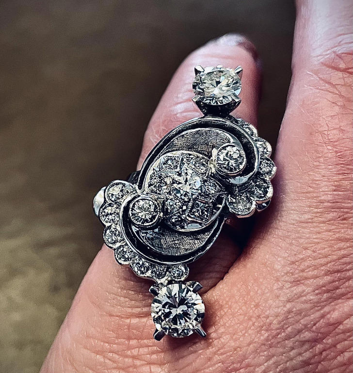 13 Lucky People Who Stumbled Upon Real Treasures