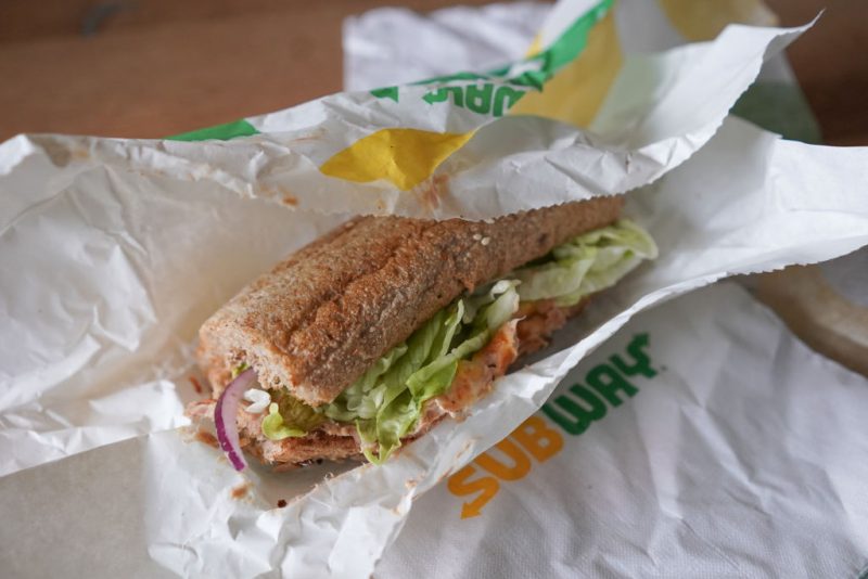 Man filmed throwing Subway sandwich at officer in DC charged with felony