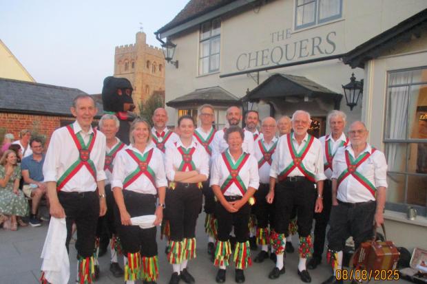 Colchester Morris Club performs to large crowd at village pub