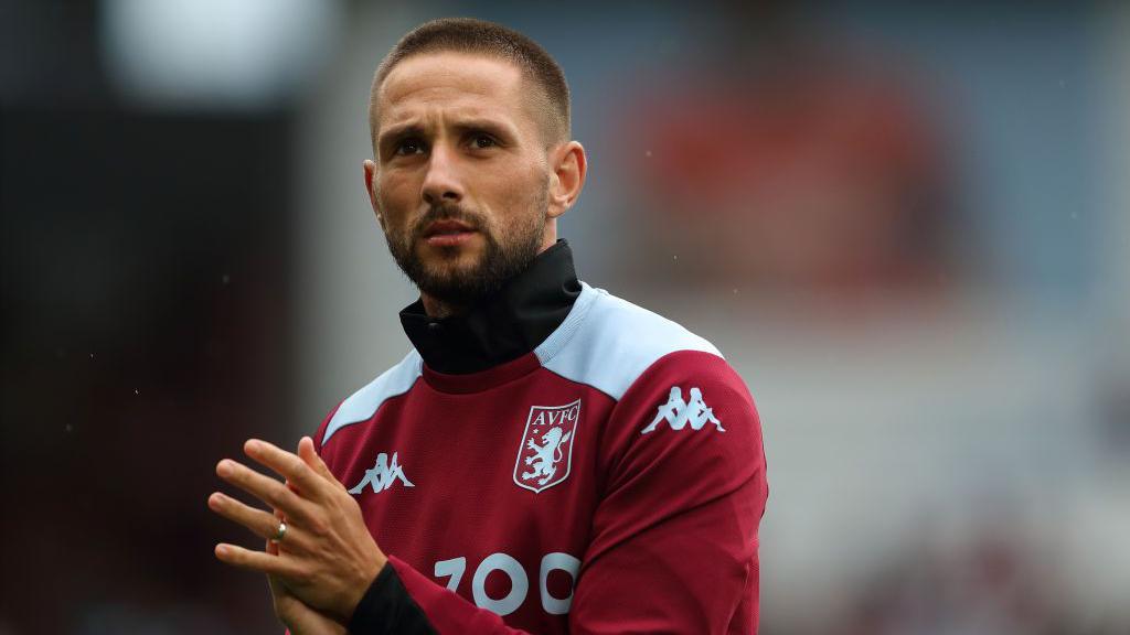 Are footballers allowed to play Fantasy Premier League?