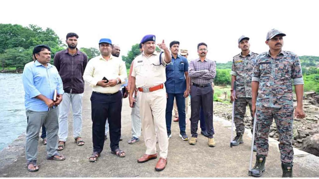 Collector Rahul Raj | ప్రకృతి విపత్తుల్లో ప్రజల రక్షణకు సంసిద్ధం ...