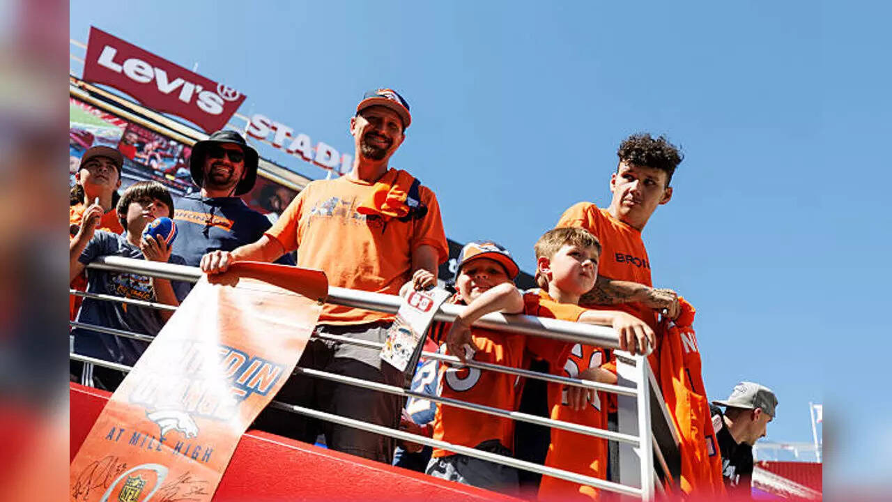 2025 NFL fan loyalty report: Philadelphia Eagles fly to No. 1 as Las ...