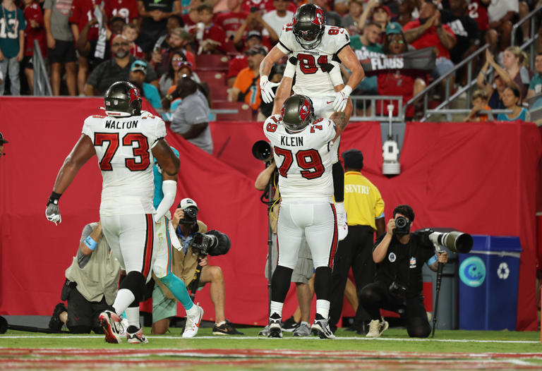 Buccaneers' Elijah Klein opens up about position change and past ...