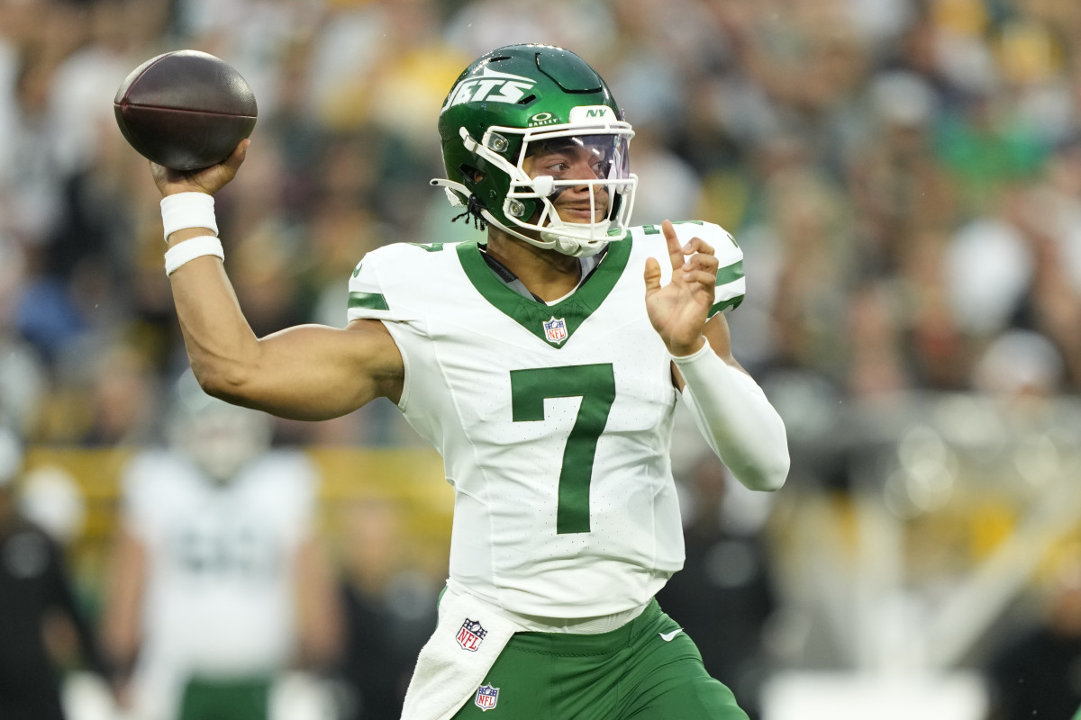 NFL Fans In Agreement On Jets Quarterback Justin Fields