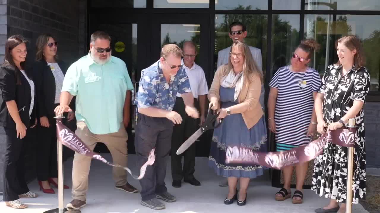 "Wow, wow, super wow!": Community celebrates completion of new ...