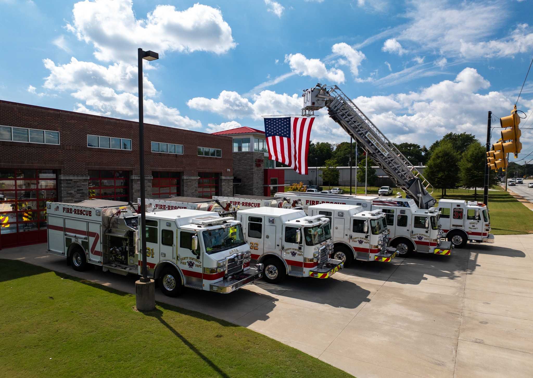 Upstate fire department announces deaths of fire chief, former lieutenant