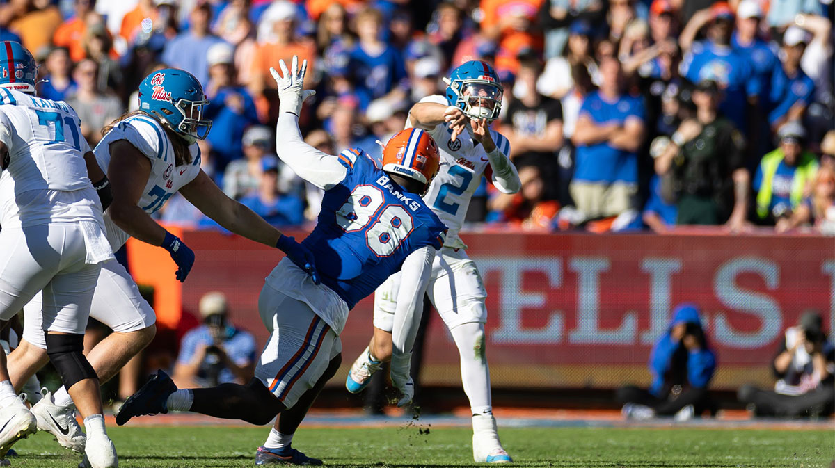 Key Florida football DL in boot after leg injury