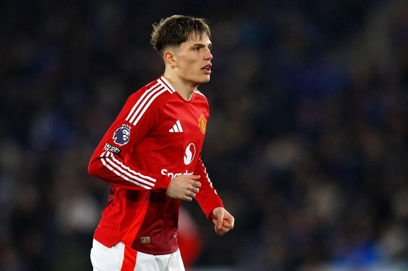 Alejandro Garnacho shows true colours as Man Utd fans make statement ...